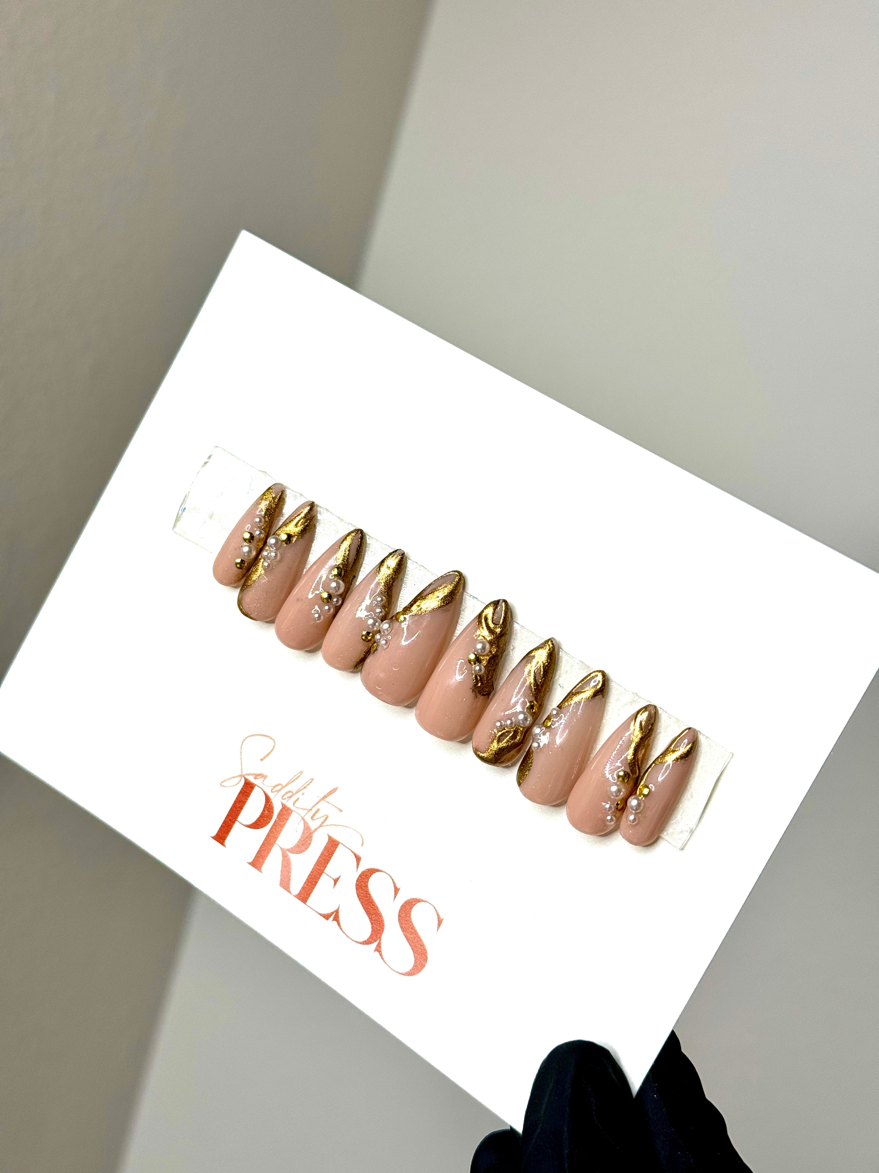 DEBUTANTE – Saddity Press
